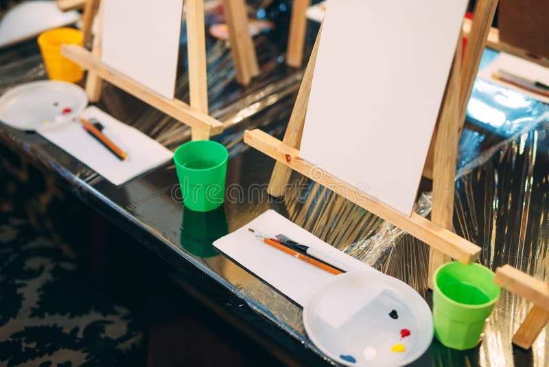 Group Lesson in Drawing in Art School. Stock Photo - Image of ...