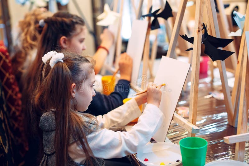 Group Lesson in Drawing. Children Learn To Draw in the Classroom Stock ...