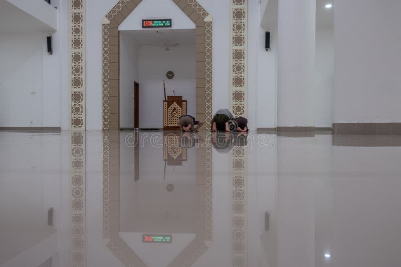 Group of Moslem Praying Together in a Mosque Editorial Image - Image of ...