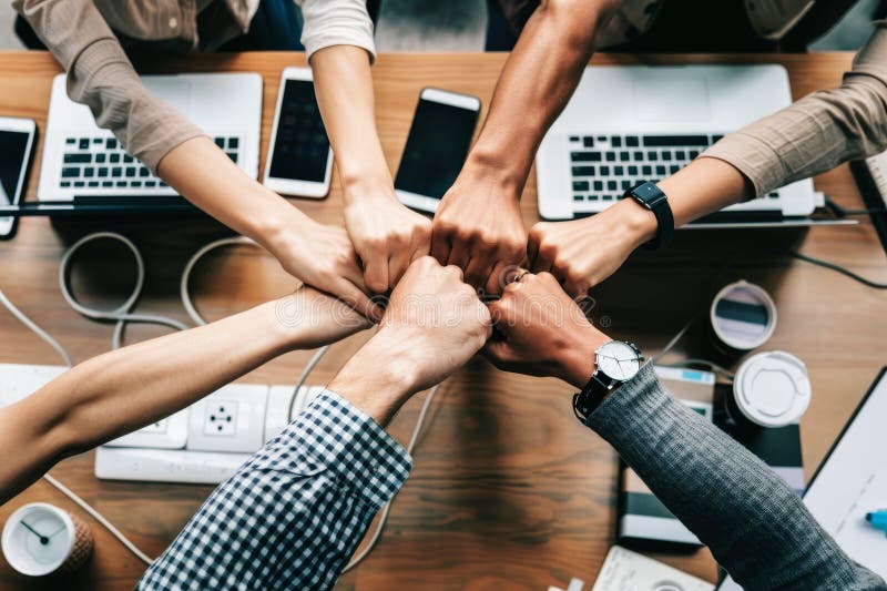 Office Workers Hands Stock Illustrations – 1,210 Office Workers Hands ...