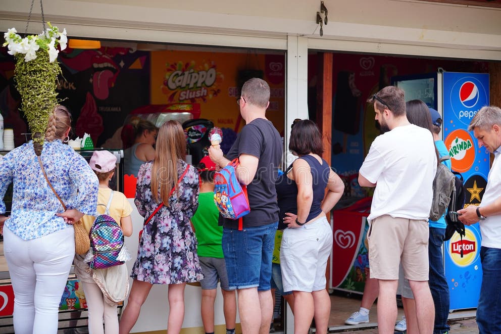 Group of People Having a Good Time in a Zoo Editorial Photography ...