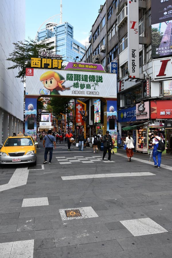 Group of People Walking on a Shopping Street Editorial Photography ...