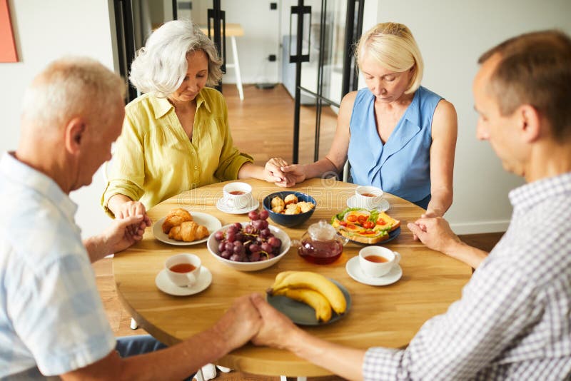 201 People Around Circle Table Stock Photos - Free & Royalty-Free Stock ...