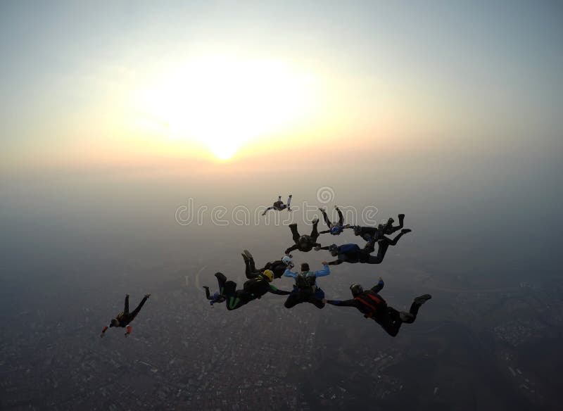 Skydiving Big Group of People Formation Editorial Photo - Image of high ...