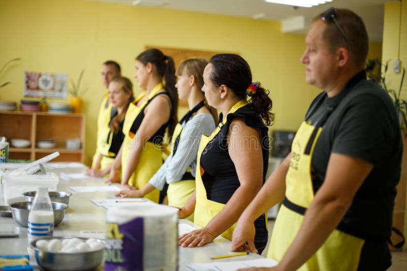 Group of Students Listening Woman Chef Cooking Lesson Editorial Image ...
