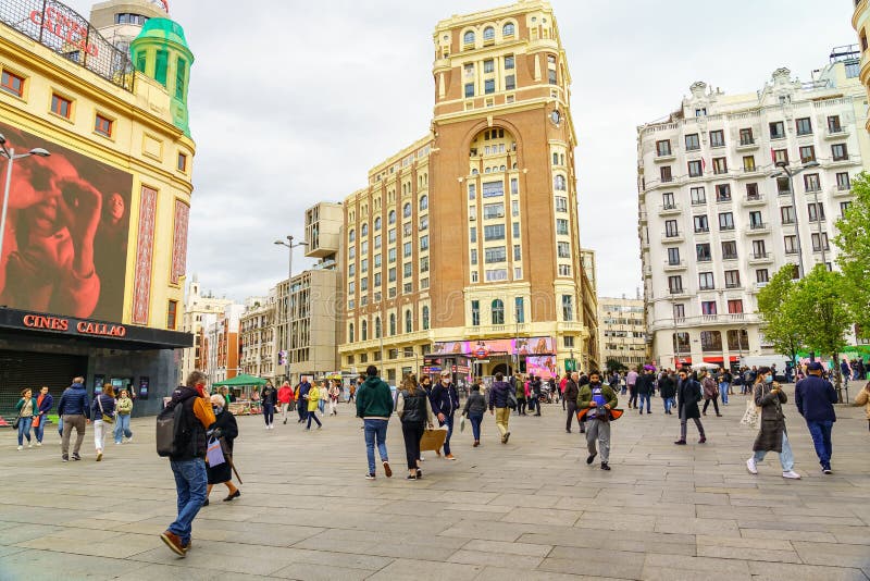 Group of Tourists in Downtown Madrid Editorial Photography - Image of ...