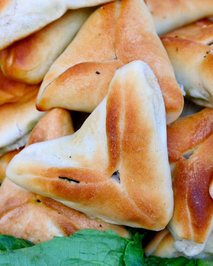 Triangle Shaped Spinach Pie Stock Image - Image of portion, ethnic ...