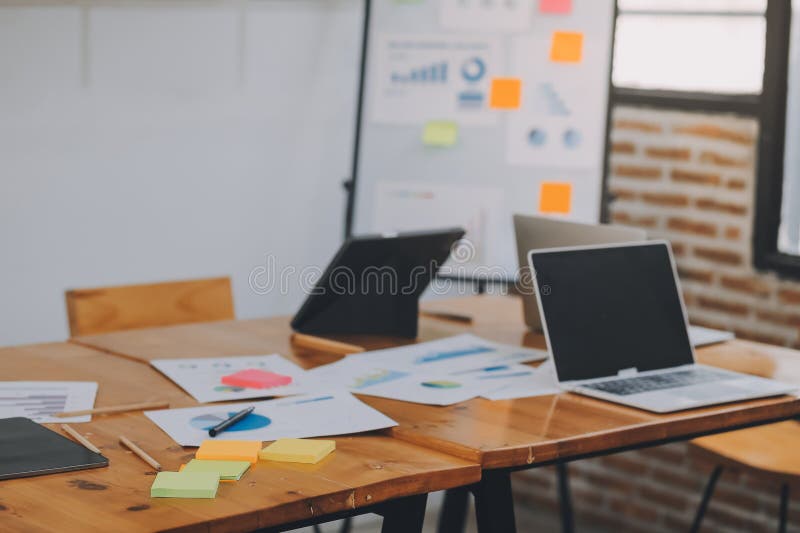 Group of Young Asian Business People Brainstorm Collaboration Ideas at ...