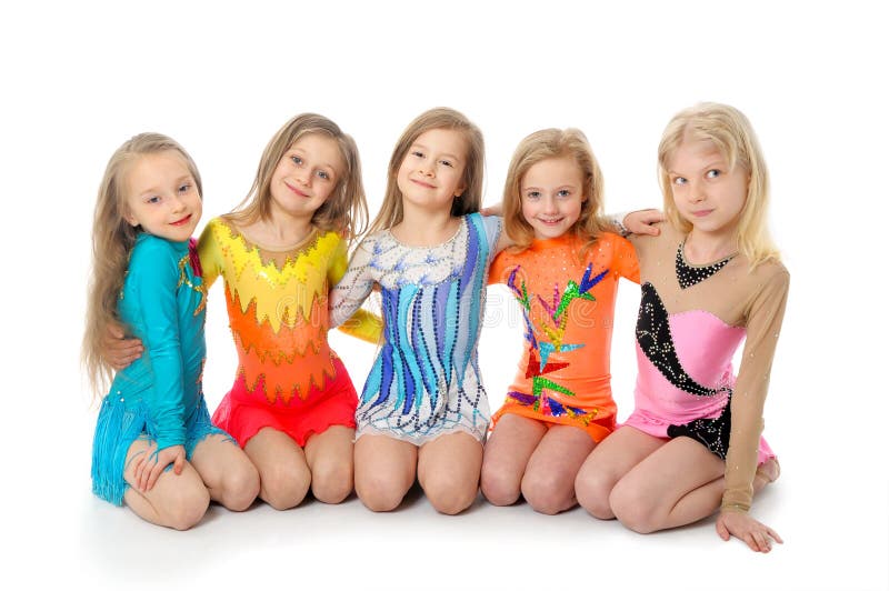 Groupe De Petites Filles Sportives Image stock - Image du coloré ...