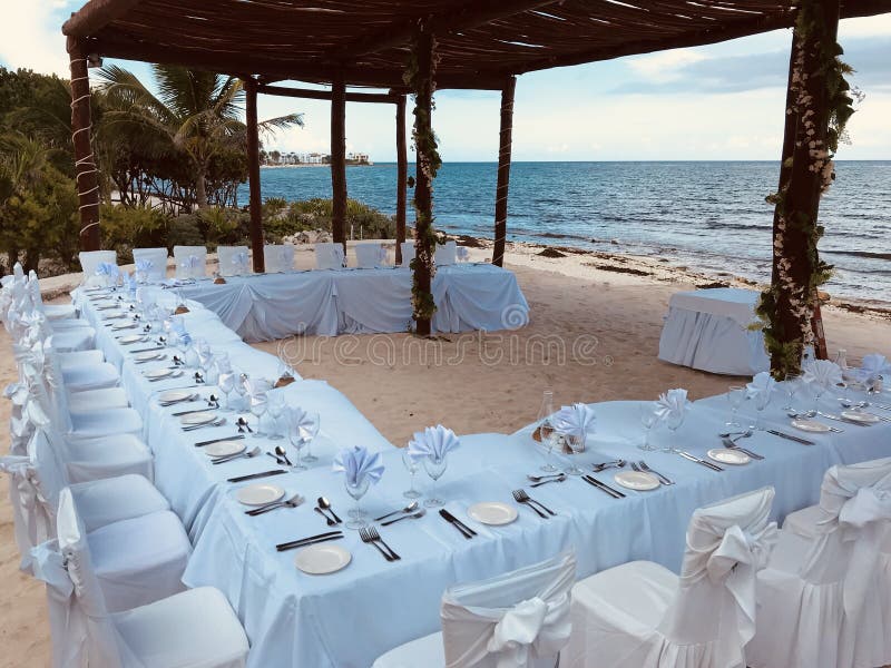 Groups dinner stock photo. Image of beach, front, meal - 148146934