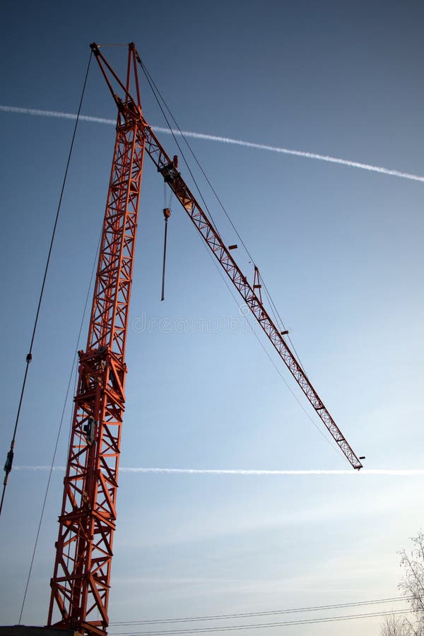 Gru Di Costruzione Nel Rosso Immagine Stock - Immagine di vista ...