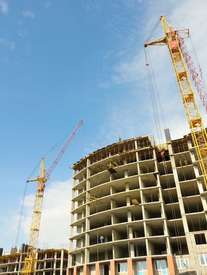 Gru E Costruzione Di Costruzione Fotografia Stock - Immagine di ...