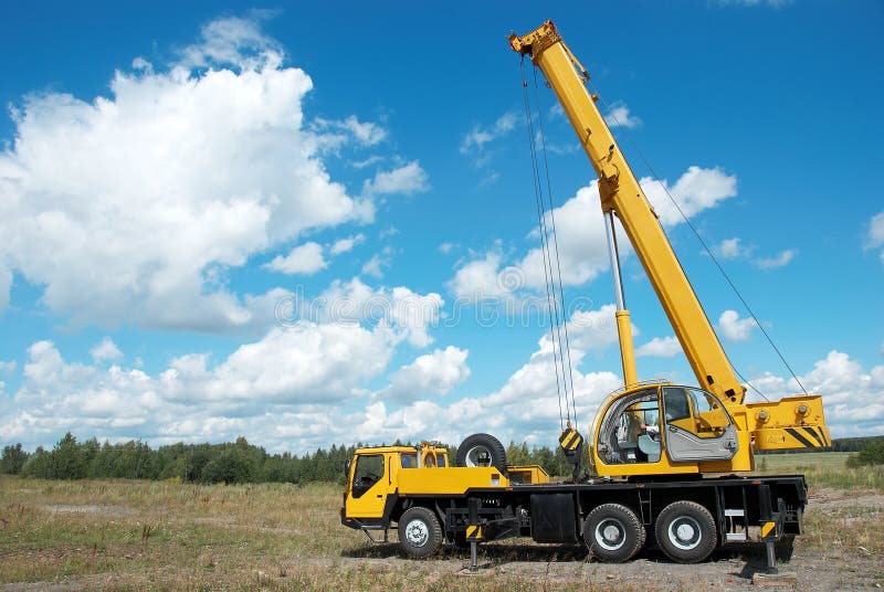 Gru del camion immagine stock. Immagine di luogo, yellow - 17820149