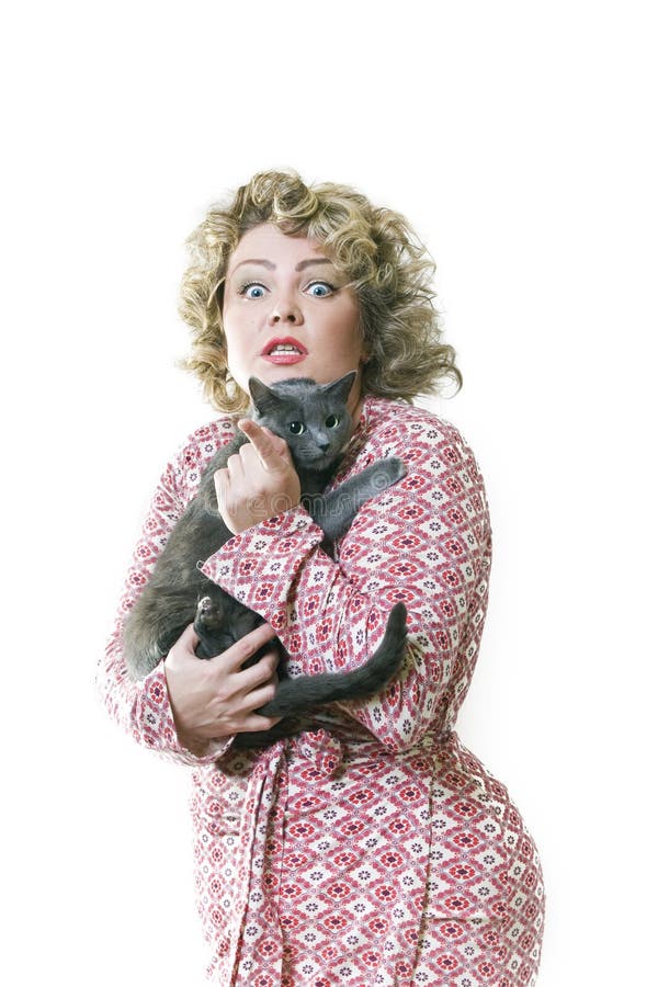 Grubas Kobieta Z Popielatym Kotem Zdjęcie Stock - Obraz złożonej z ...
