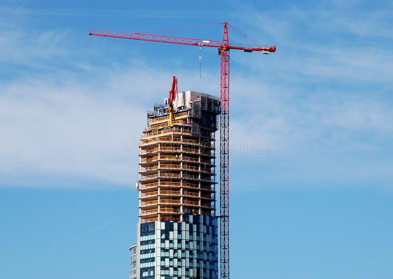Grue De Construction De Gratte-ciel Image stock - Image du taille ...