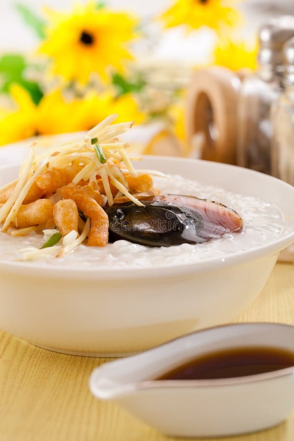 Gruel immagine stock. Immagine di tailandese, porridge - 115359697