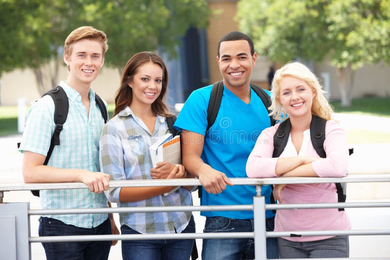 Grupo De Estudiante Al Aire Libre Imagen de archivo - Imagen de amigos ...
