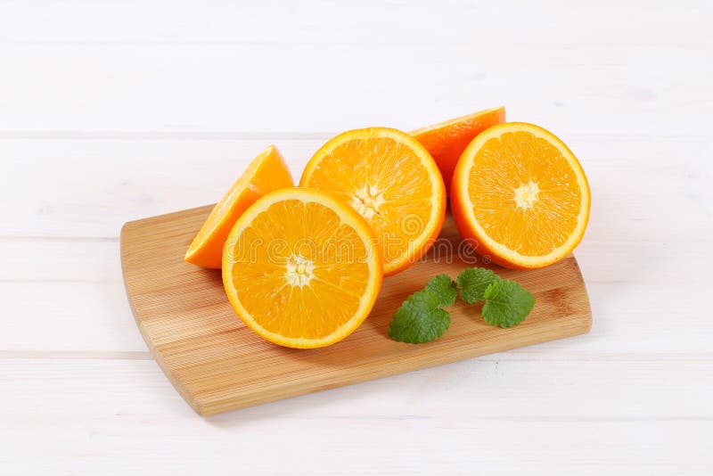 Grupo De Naranjas Partidas En Dos Foto de archivo - Imagen de pedazo ...