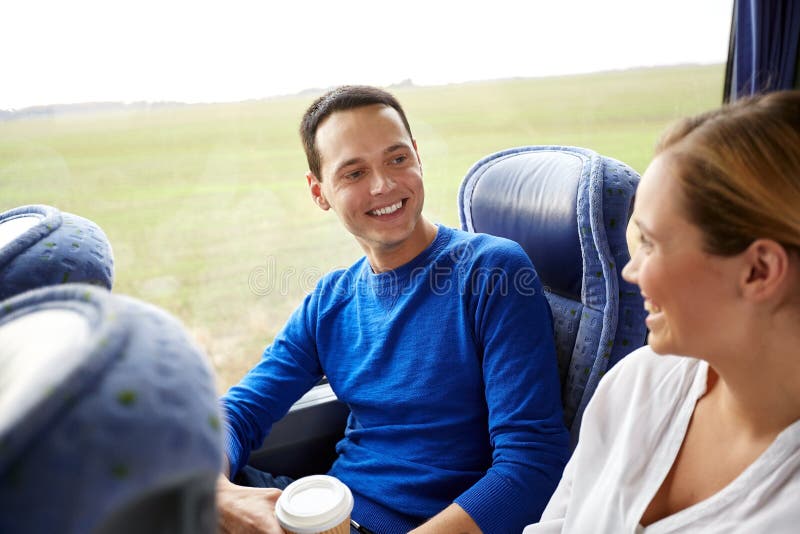 imágenes comunes del Grupo De Pasajeros Felices En Autobús Del Viaje ... imágenes comunes del Grupo De Pasajeros Felices En Autobús Del Viaje ...