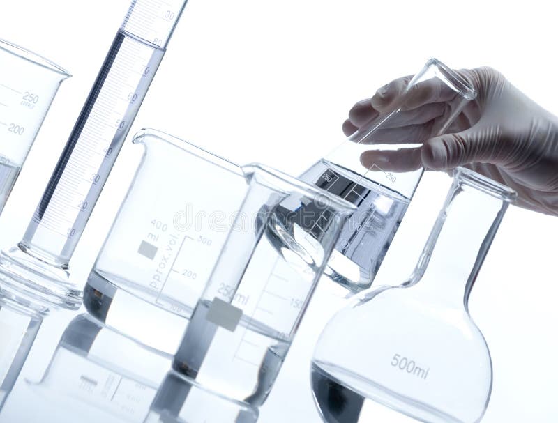 Gruppe Glasflaschen Mit Farbige Liqiuds Stockfoto - Bild von glaswaren ...