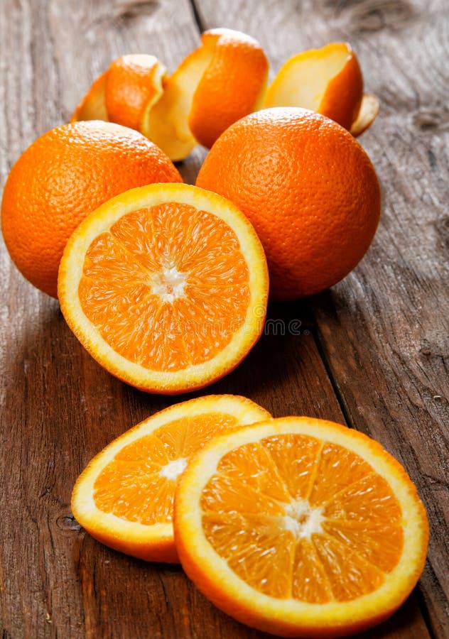 Gruppe Orangen Auf Einer Tabelle Stockfoto - Bild von gastronomie ...