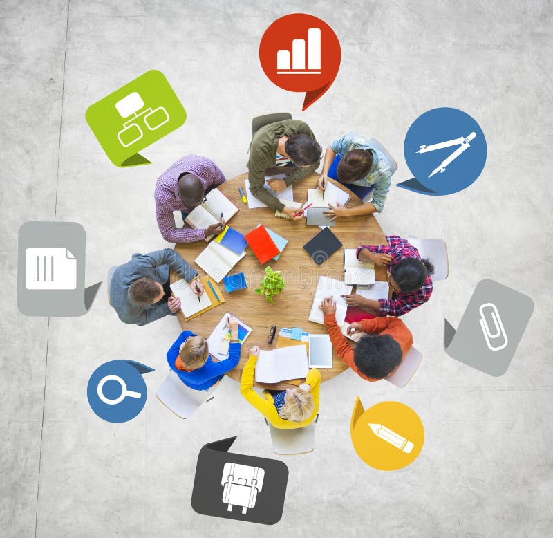 Gruppo Di Diversa Gente Che Lavora In Un Gruppo Immagine Stock ...