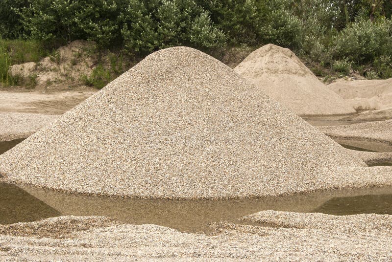 Grushög arkivfoto. Bild av hög, grus, skaka, material - 31684110