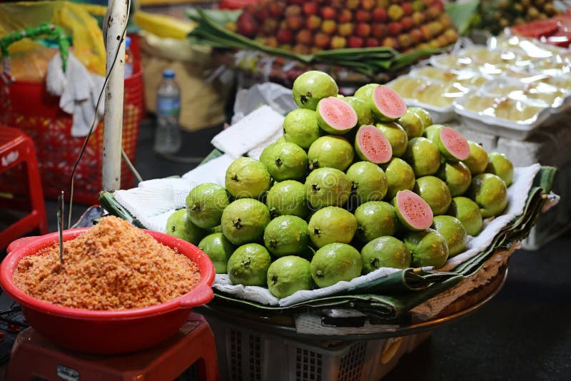 Guaiave fotografia stock. Immagine di rosa, mercato, alimento - 32211322