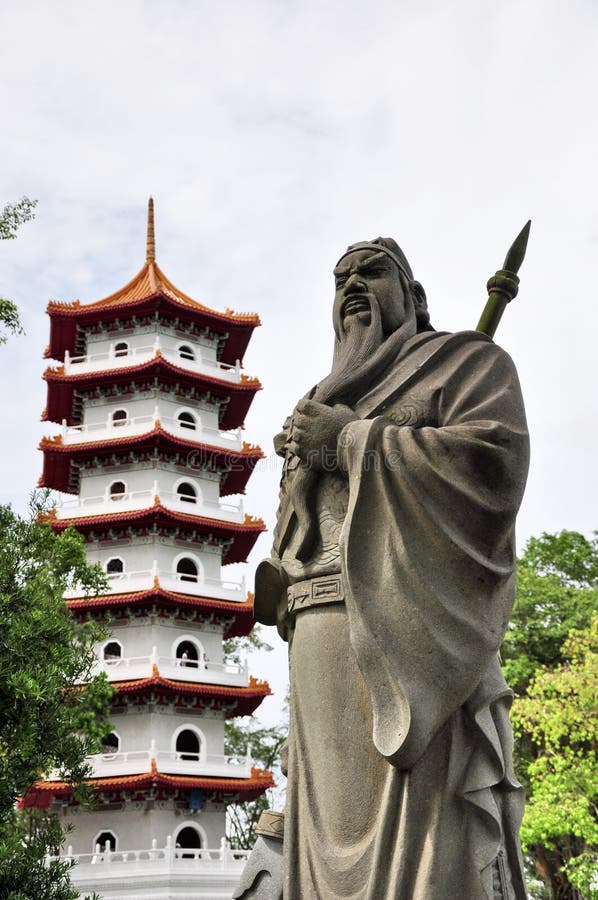 Guan Yu y pagoda china imagen de archivo. Imagen de tres - 14308715
