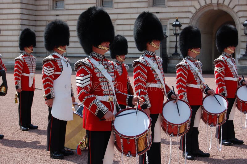 Guardie Reali Britanniche in Buckingham Palace Immagine Editoriale ...