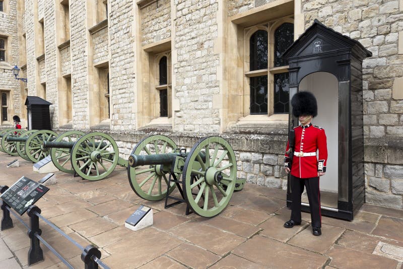 Guards at the Tower of London Editorial Stock Photo - Image of heritage ...