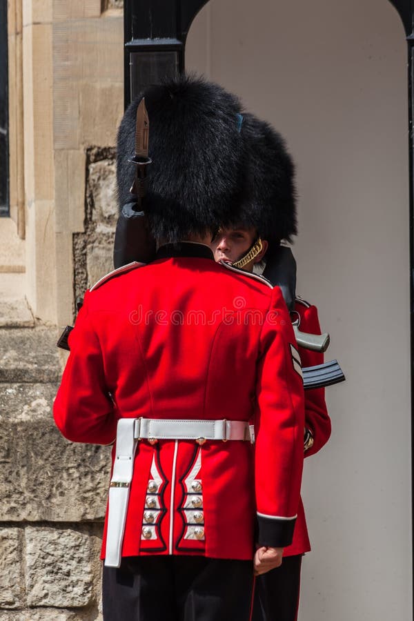 The Guards Tower of London editorial image. Image of guard - 34898565