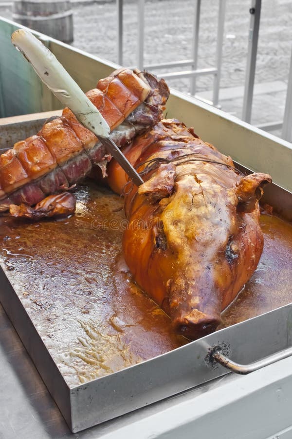 Guarro asada imagen de archivo. Imagen de fiesta, comida - 35553181