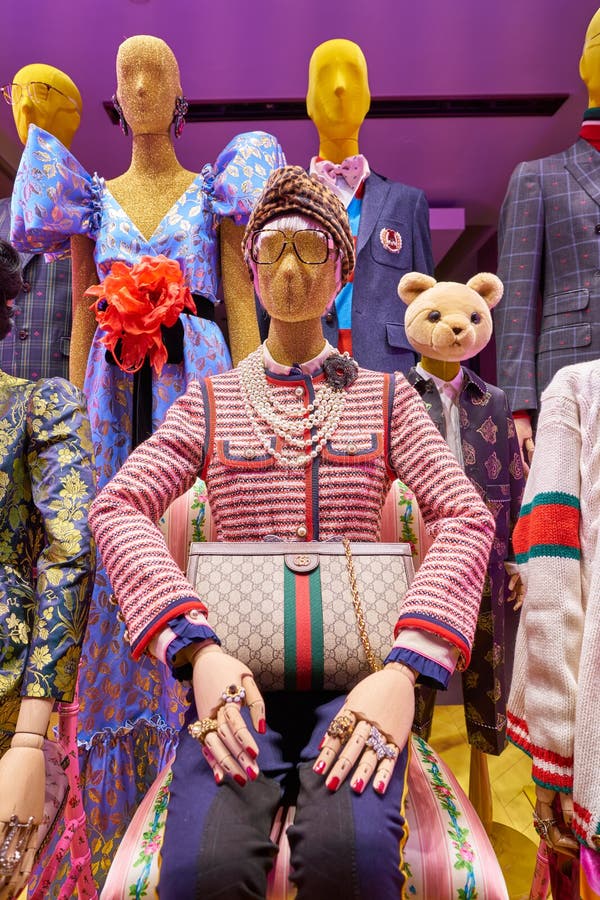 Gucci imagen editorial. Imagen de minorista, gucci, alto - 134651100