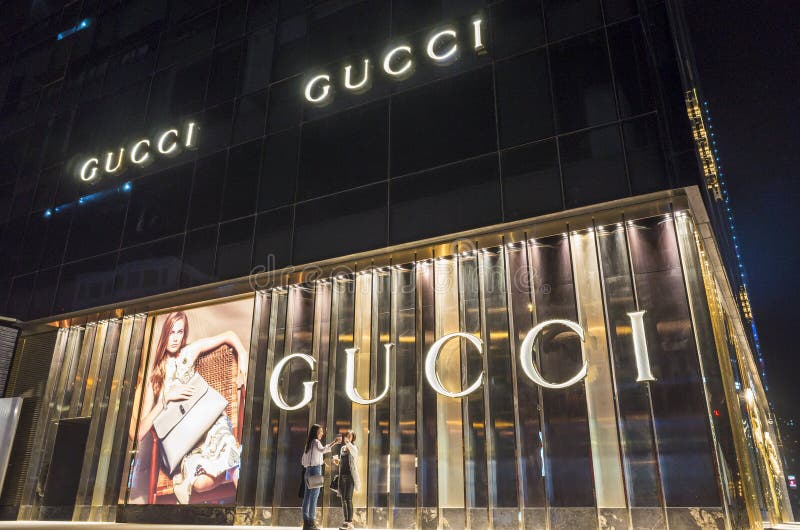 Gucci Butik Przy Friedrichstrasse Fotografia Editorial - Obraz złożonej ...