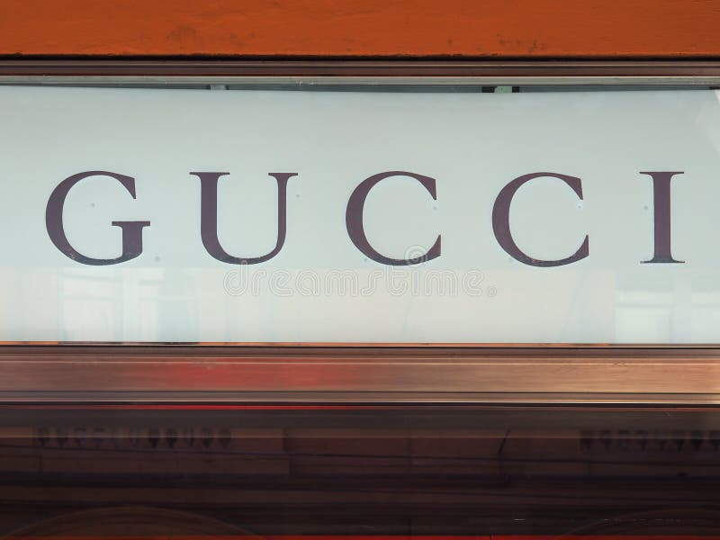 Gucci Firma Adentro Bolonia Fotografía editorial - Imagen de italiano ... Gucci Firma Adentro Bolonia Fotografía editorial - Imagen de italiano ...