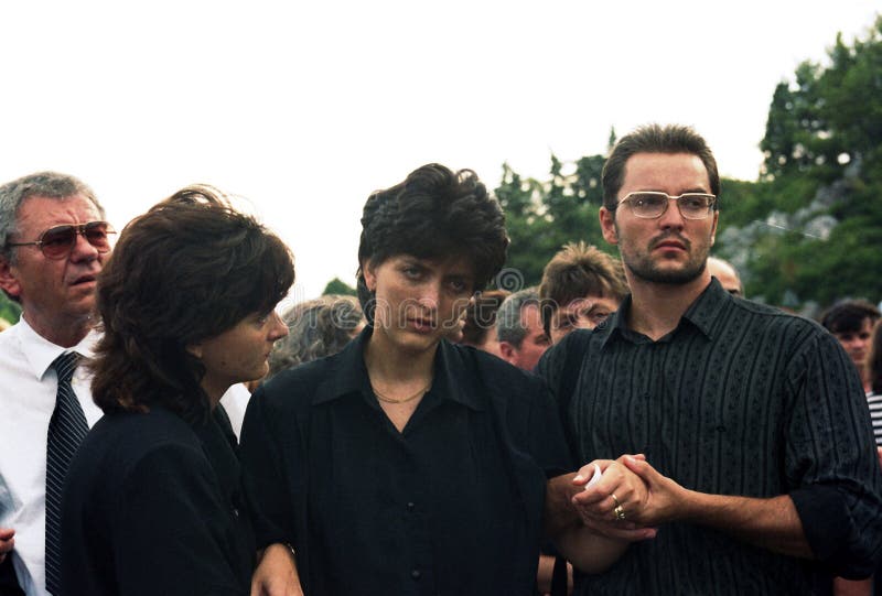 Latinos Que Promueven La Unidad Del Mundo Fotografía editorial - Imagen ...