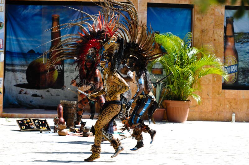 Guerreros En El Templo Maya Imagen editorial - Imagen de méxico, indio ... Guerreros En El Templo Maya Imagen editorial - Imagen de méxico, indio ...