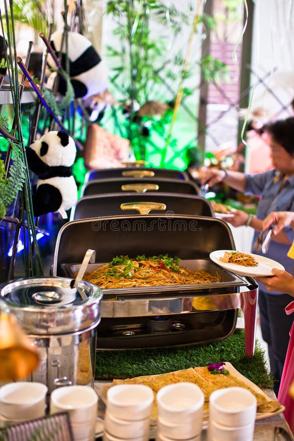 Guests Eating in a Buffet Setting Stock Image - Image of banquet, flora ...