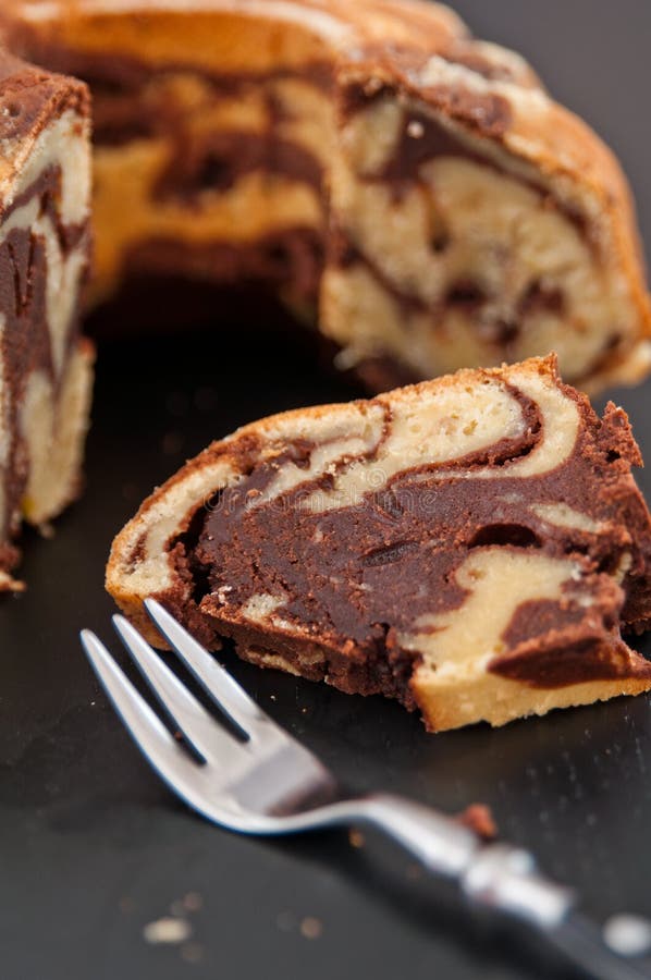 Gugelhupf - German Sponge Cake Stock Image - Image of holiday, plate ...