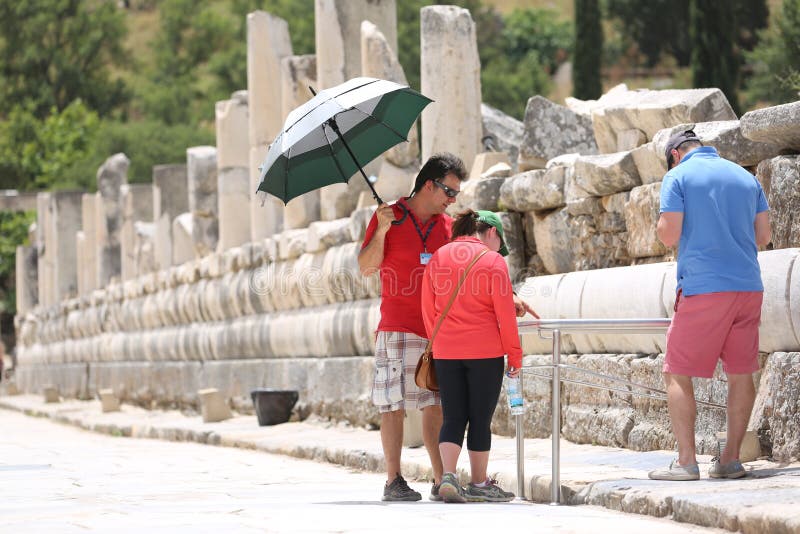 Guiar imagem de stock editorial. Imagem de cultura, velho - 45644964