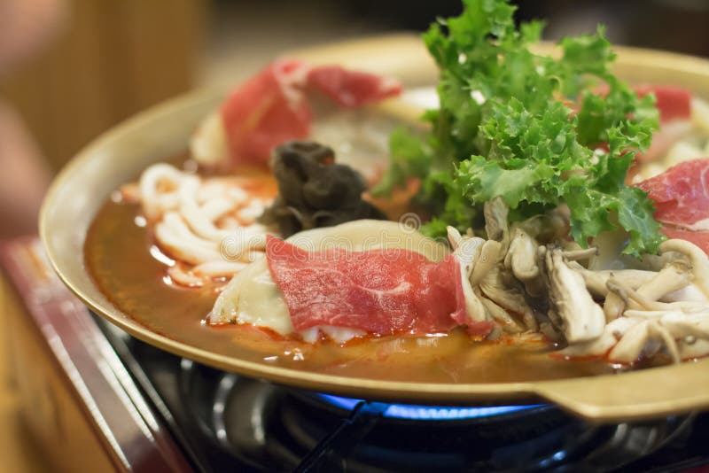 Guisado Coreano Da Bolinha De Massa, Mandu-jeongol Imagem de Stock ...