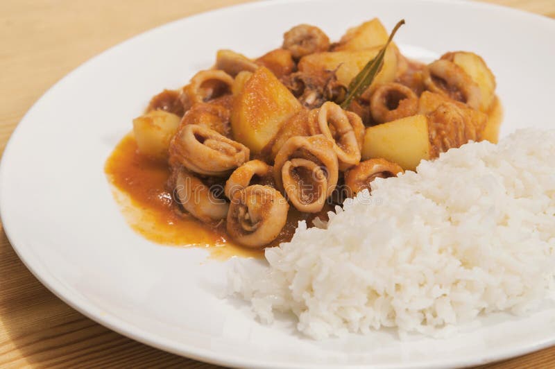 Guisado Hecho En Casa Del Calamar Foto de archivo - Imagen de cocinado ...