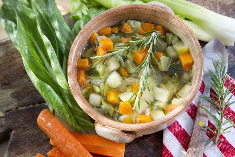 Guisado vegetal misturado imagem de stock. Imagem de vegetariano - 34028167