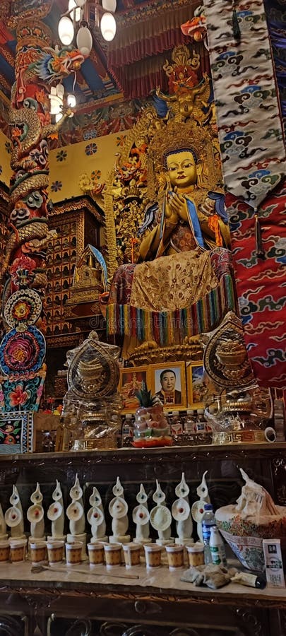 Guishan Temple. Shangrila editorial image. Image of tradition - 342445615