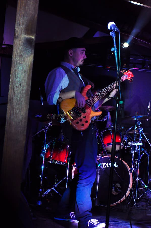 Guitar player editorial stock image. Image of black, concert - 67289864