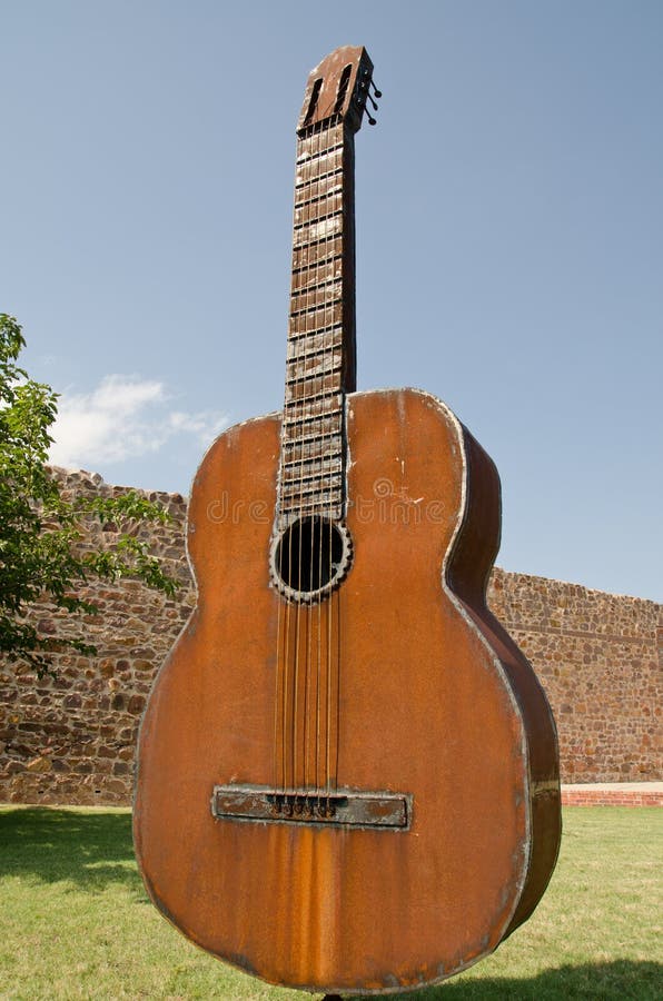 Guitar Statue Oklahoma editorial stock image. Image of park - 65863639