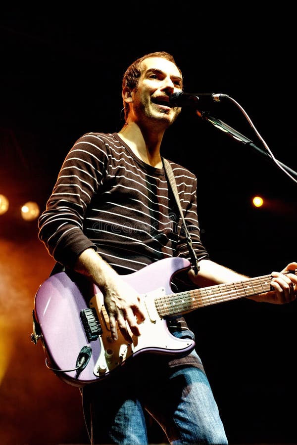 Guitariste photo stock éditorial. Image du guitariste - 14618338