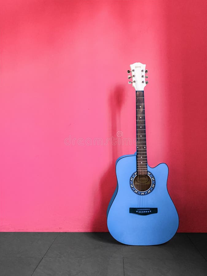 Guitarra Azul. James Benenson Y Lawrence Small Son Los Propietarios Del ...