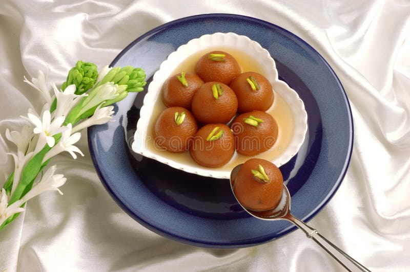Gulab Jamun Dans Un Beau Plat Photo stock - Image du pakistanais ...